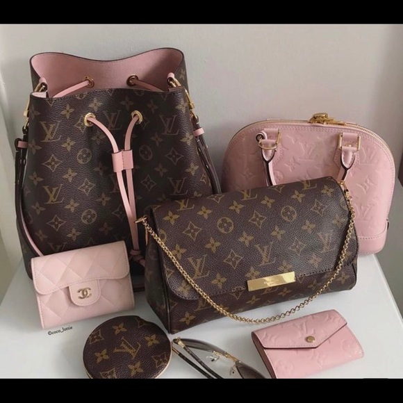 Louis Vuitton | Other | Lv Set | Poshmark